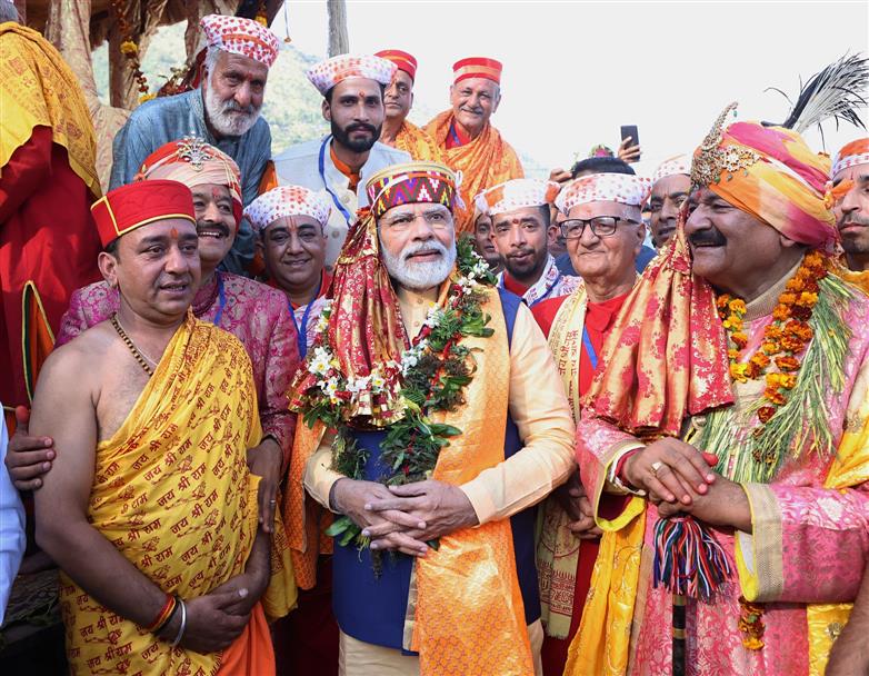 Narendra Modi first PM to take part in Kullu Dasehra rath yatra - The ...