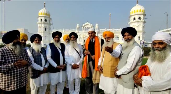 SGPC honours kin of Guru Nanak's contemporary Rai Bular in Pakistan ...