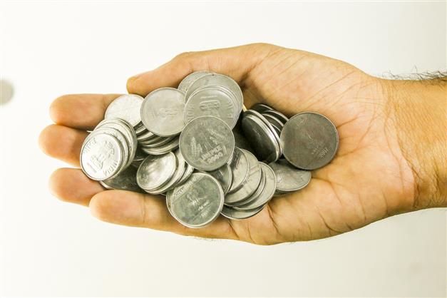 Daily wager contesting in Gujarat polls pays Rs 10,000 deposit in Re 1 ...