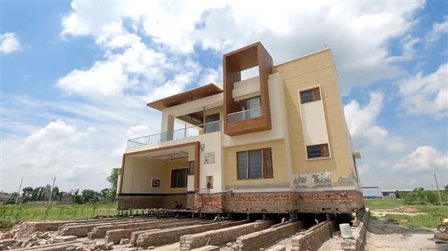 Video: This Sangrur farmer is spending Rs 50 lakh to move his Rs 1.5 ...