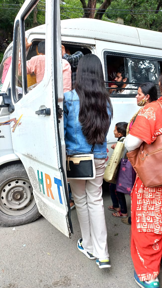 Packed buses on IGMC-Lakkar Bazaar route - The Tribune