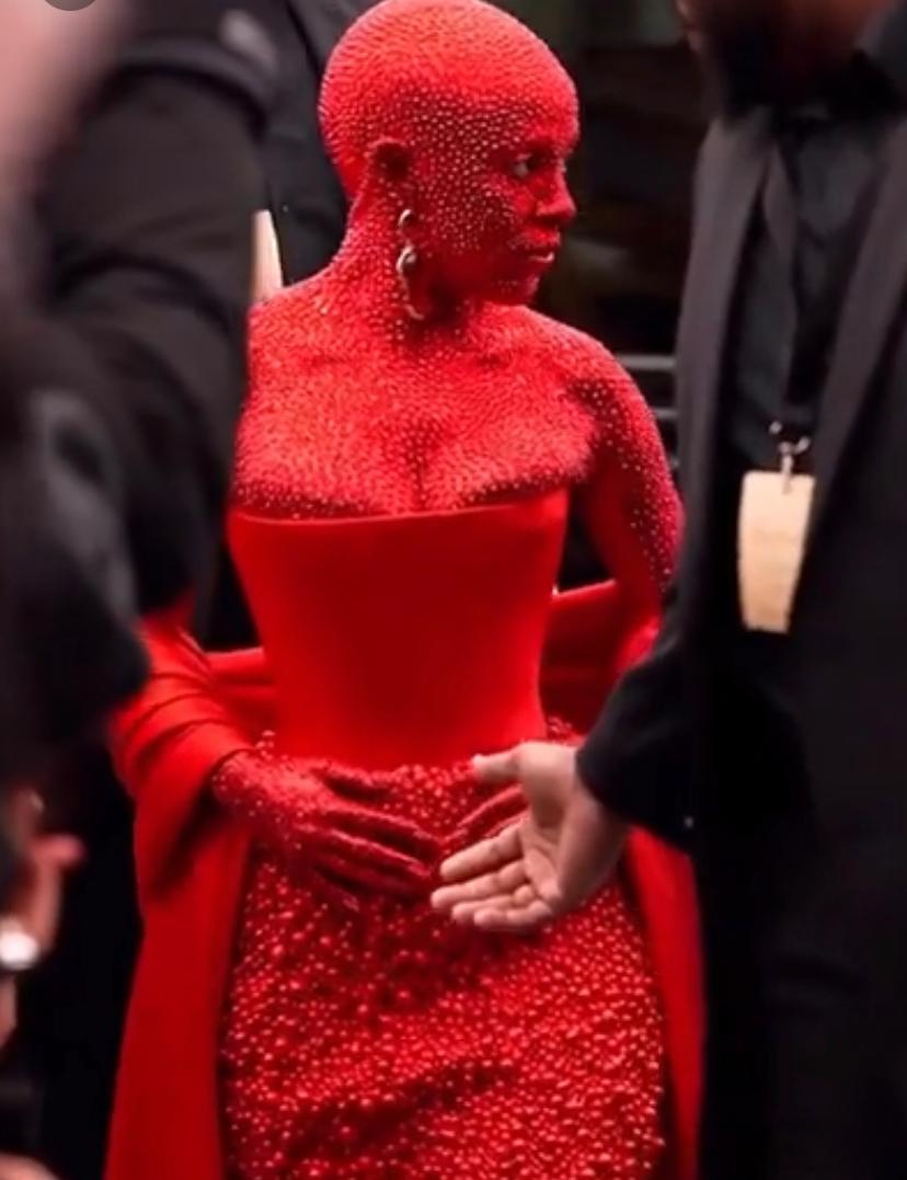 Singer Doja Cat covers herself in red paint, 30,000 crystals at Paris ...