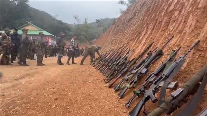 Manipur's oldest militant group UNLF signs peace pact with govt, Amit ...