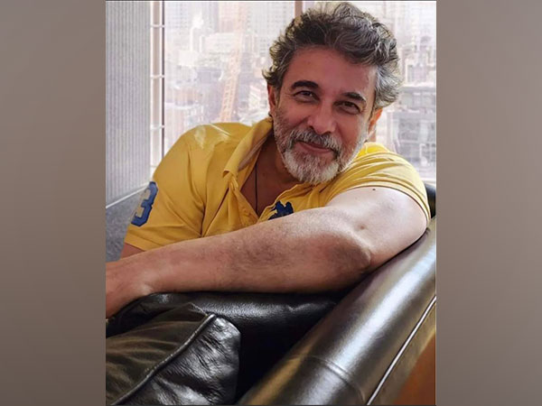 Actor-director Deepak Tijori files complaint against co-producer Mohan ...