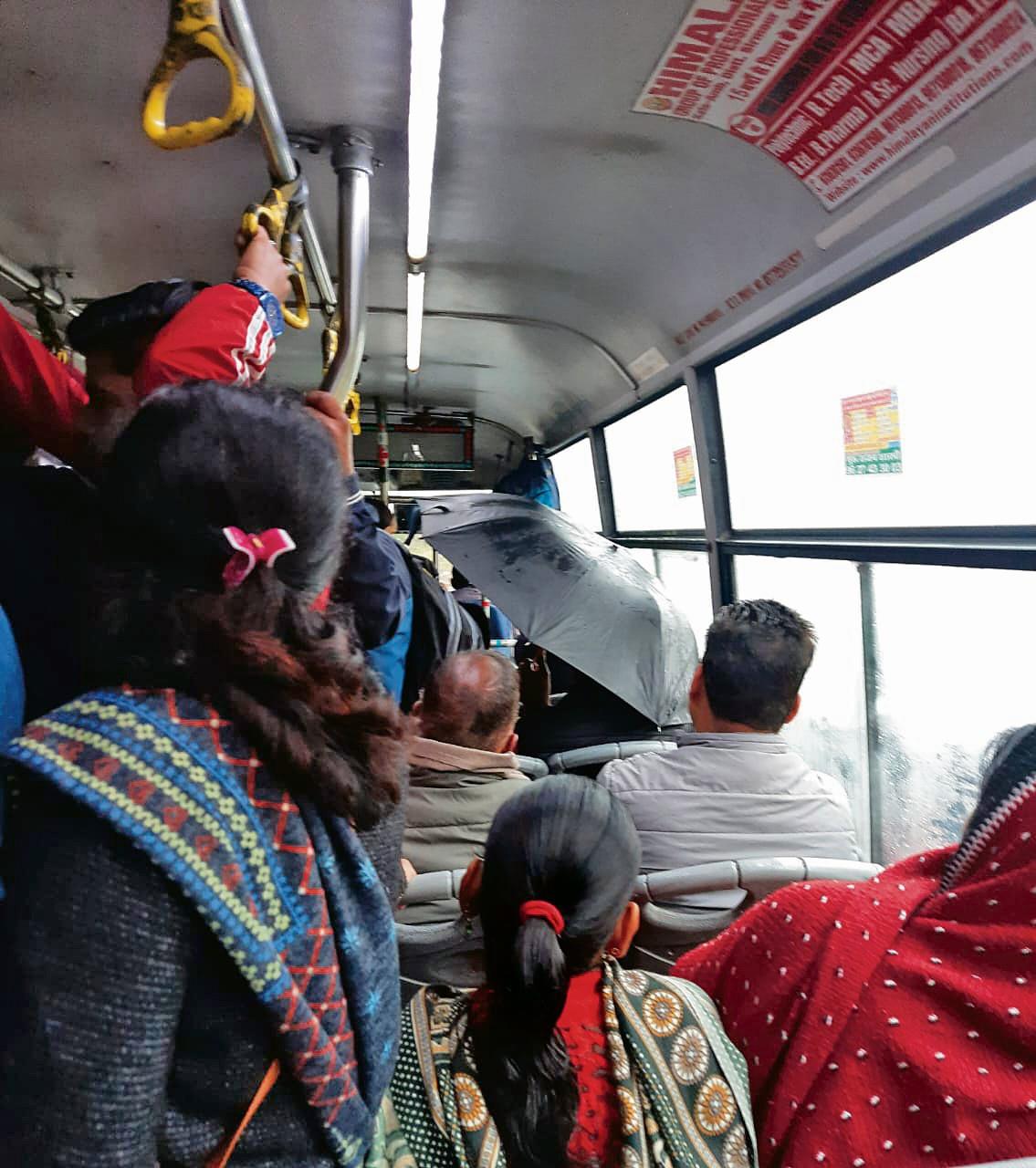 Leaking bus roofs irk passengers - The Tribune