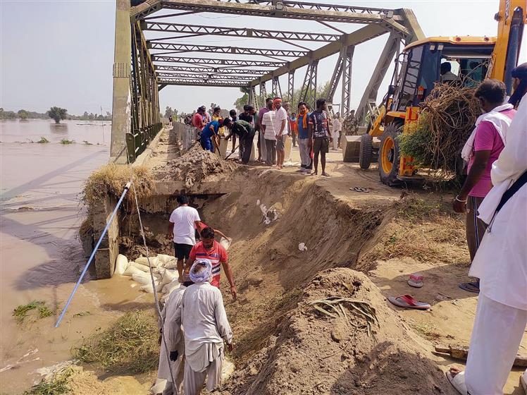 Monsoon Fury Punjab: Swollen Sutlej inundates 50 villages in Ferozepur ...
