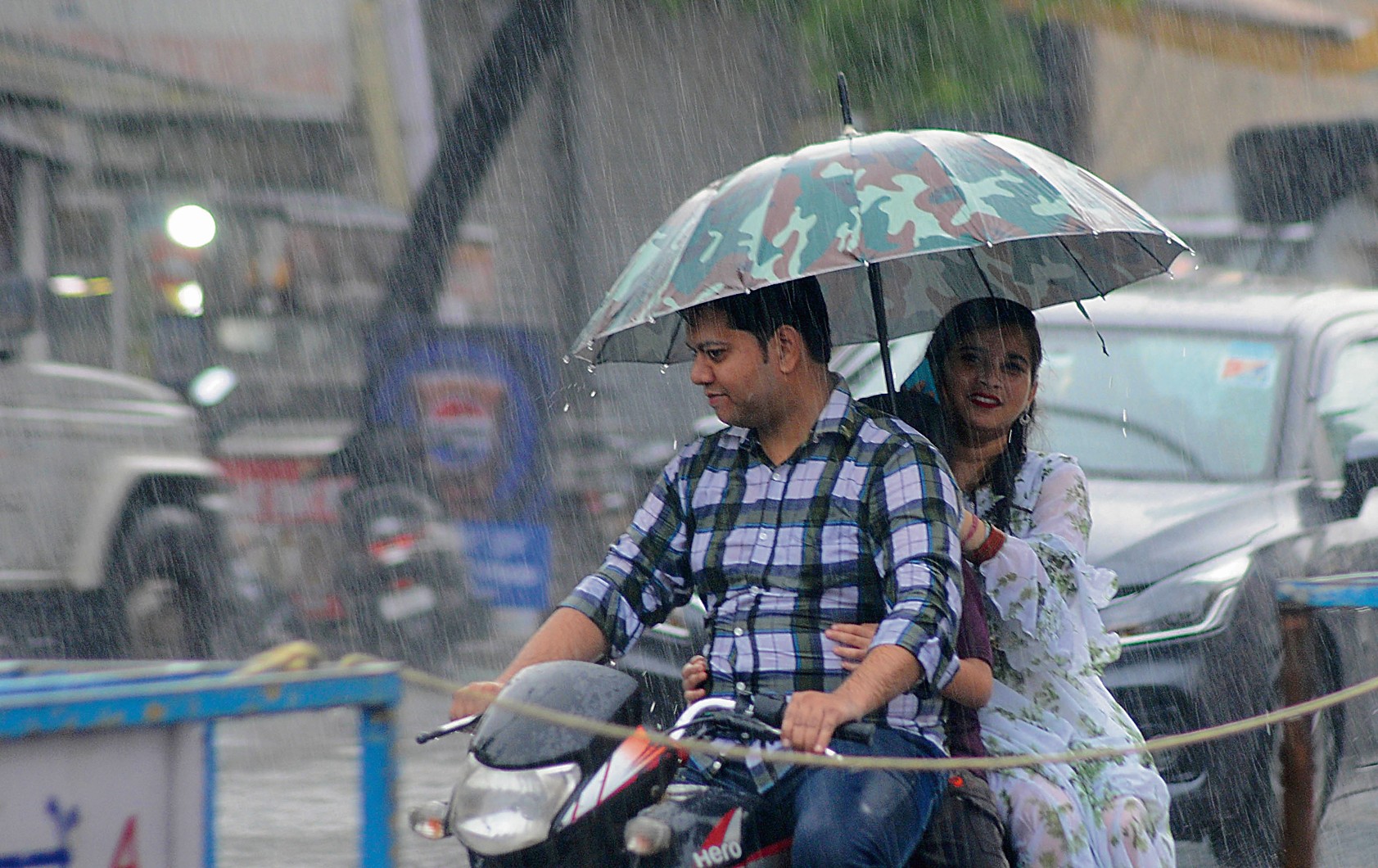 Rain brings relief, trouble for commuters - The Tribune