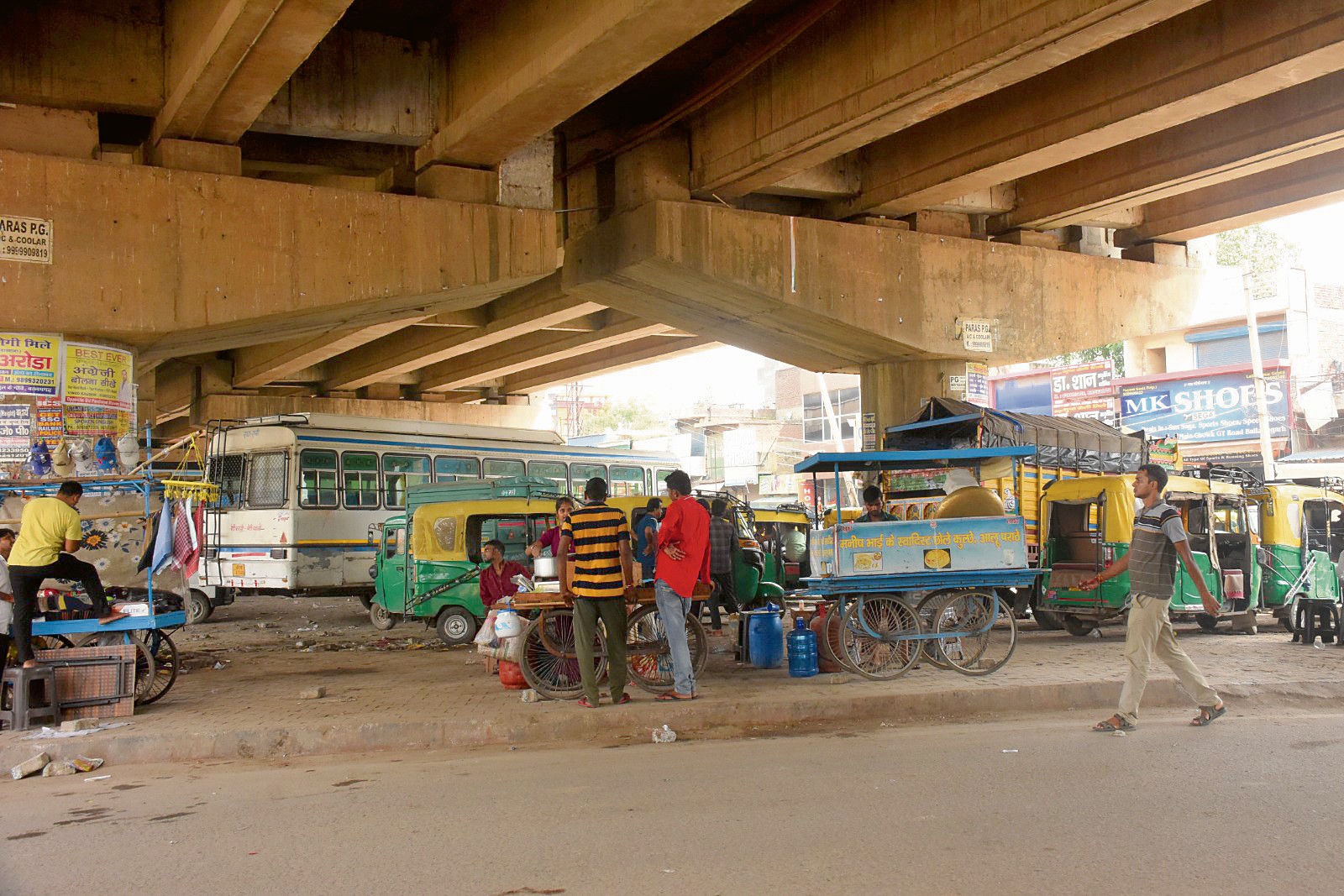Encroachments along flyovers, Metro pillars persist in Faridabad - The ...