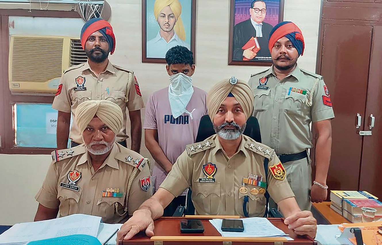 Smuggler wanted in 8 criminal cases nabbed from Moga - The Tribune