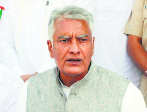 Blow to BJP, Jakhar quits as Punjab unit chief ahead of panchayat poll ...