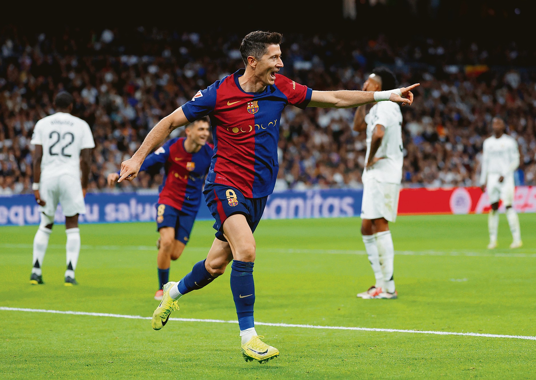 Lewa helps Barca thrash Real - The Tribune